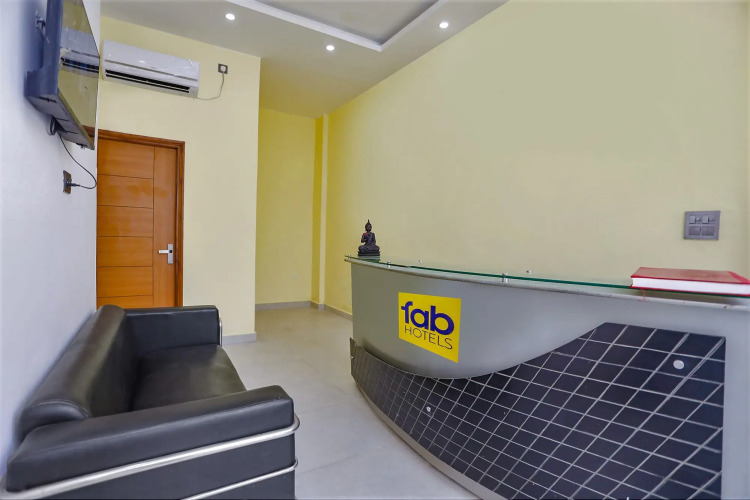 Fabhotel F9 Noida Sector 56 - Noida