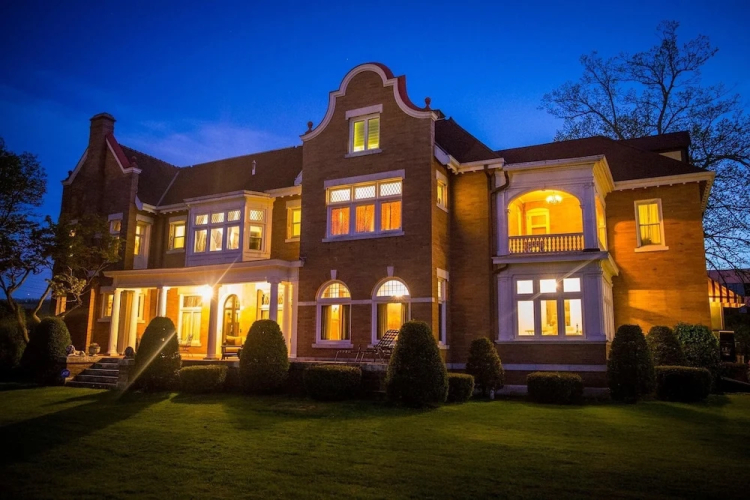 Hazeltine Boutique Hotel Bnb - Lake Erie, PA