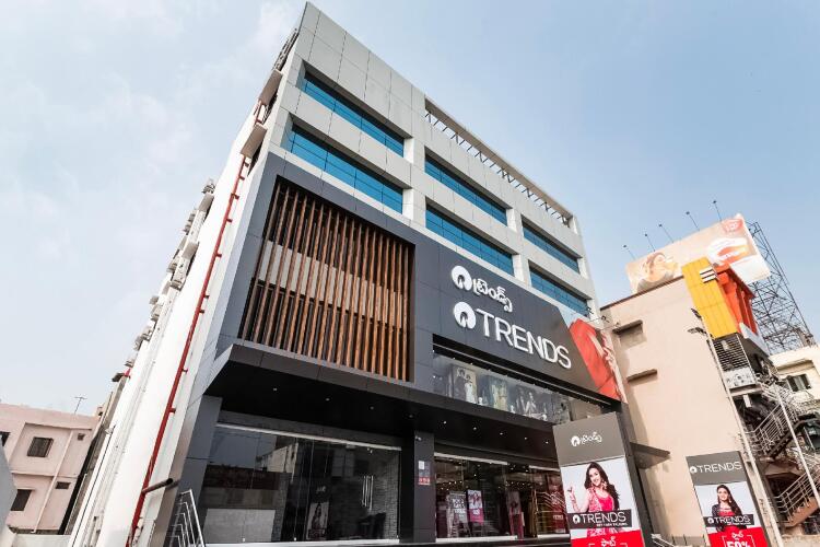 Capital O 49955 Hotel Green Tree - Visakhapatnam