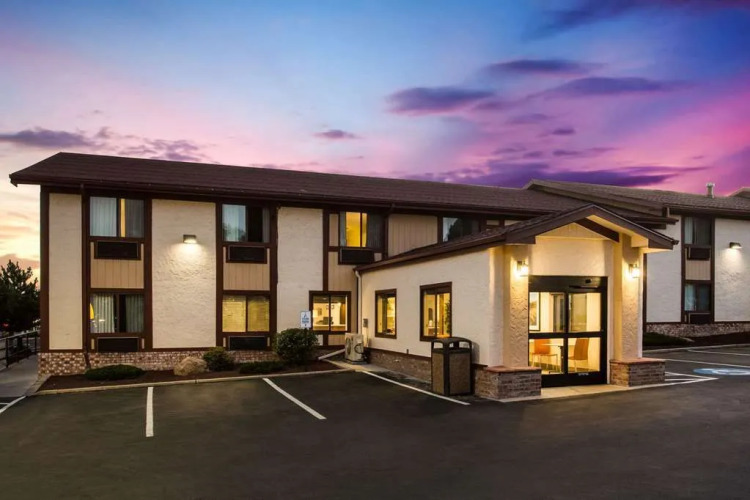 Super 8 By Wyndham Flagstaff - Flagstaff, AZ
