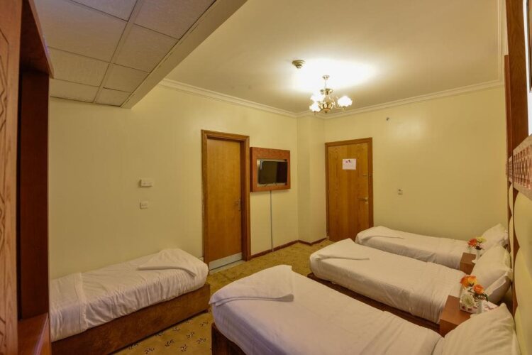 Al Mokhtara Golden Hotel - 