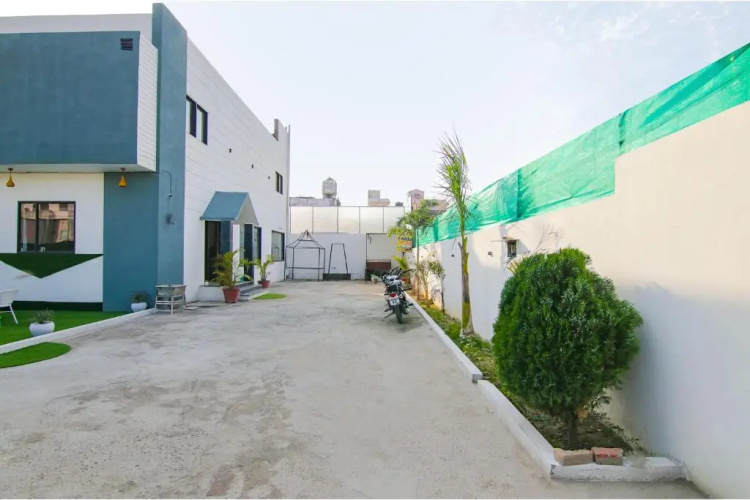 Fabhotel Sky Lark Farm - Ludhiana