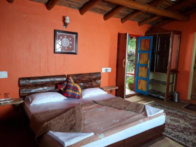 The Oak Trails Eco Lodge - Pangoot
