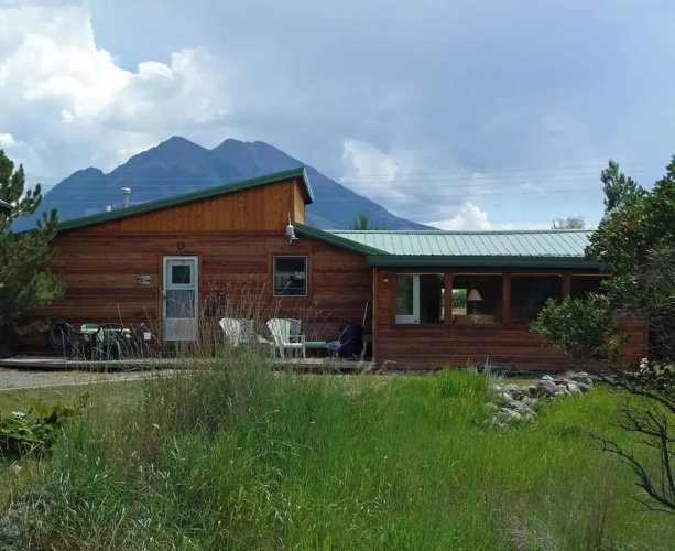 Emigrant Cabin On 10 Acres W/ Bbq & Peaceful Views - Emigrant, MT