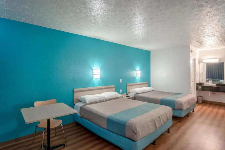 Motel 6 Lexington East - Lexington, KY