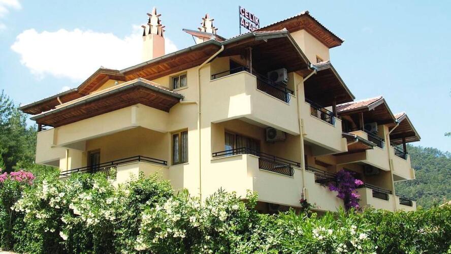 Celi̇k Apart Hotel - İçmeler