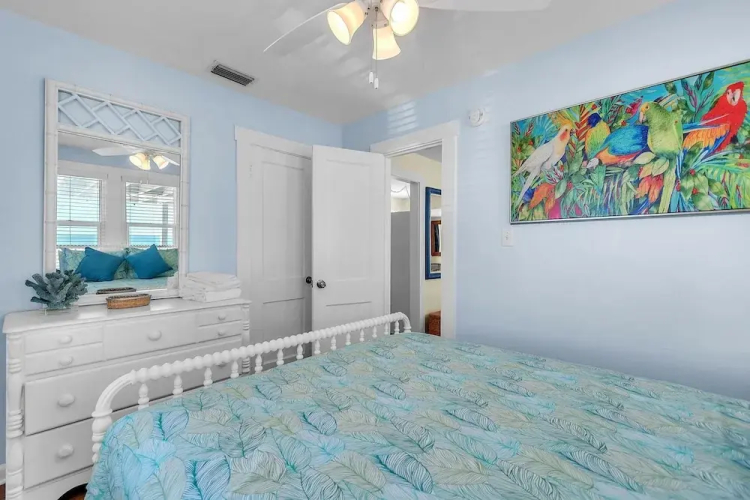 John's Pass-time Beach Cottage #2 - Treasure Island, FL