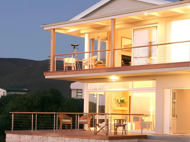 138 Marine Beachfront Guesthouse - Hermanus