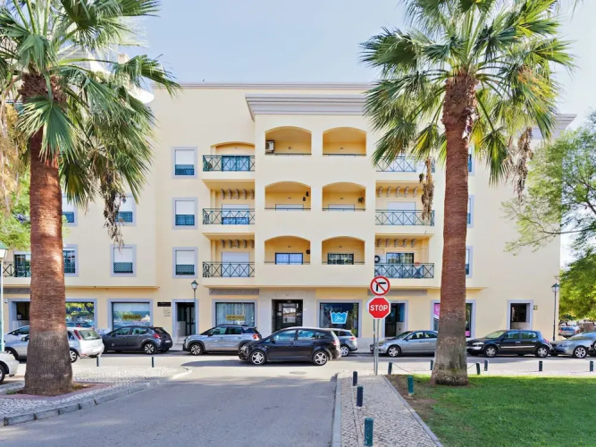Alameda In Faro With 2 Bedrooms And 2 Bathrooms - Faro
