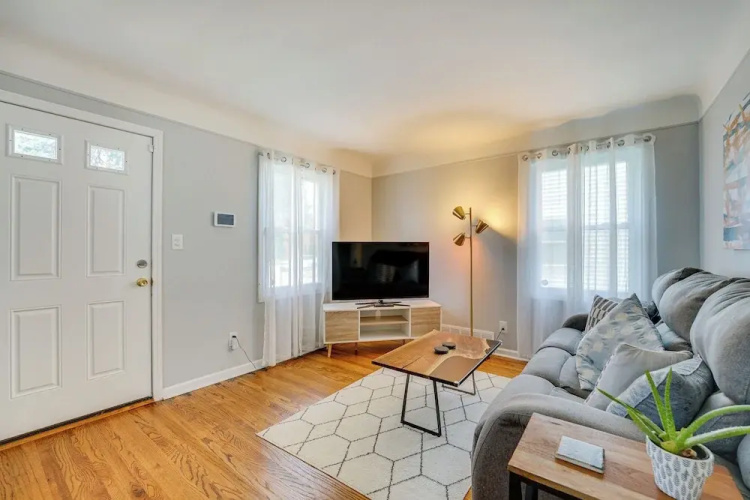 Pet-friendly Southfield House W/ Ping-pong Table! - Birmingham, MI