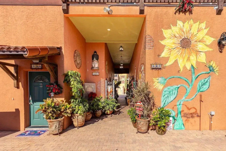 Aqua Beach Bungalow - New Smyrna Beach, FL