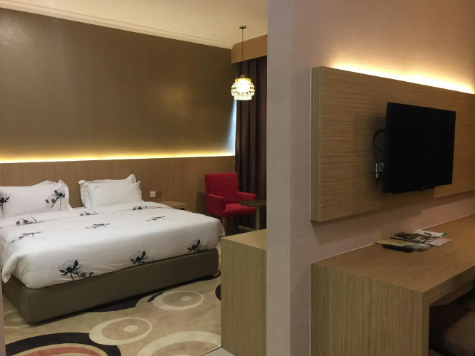 Hotel Holmes Gelang Patah - Gelang Patah
