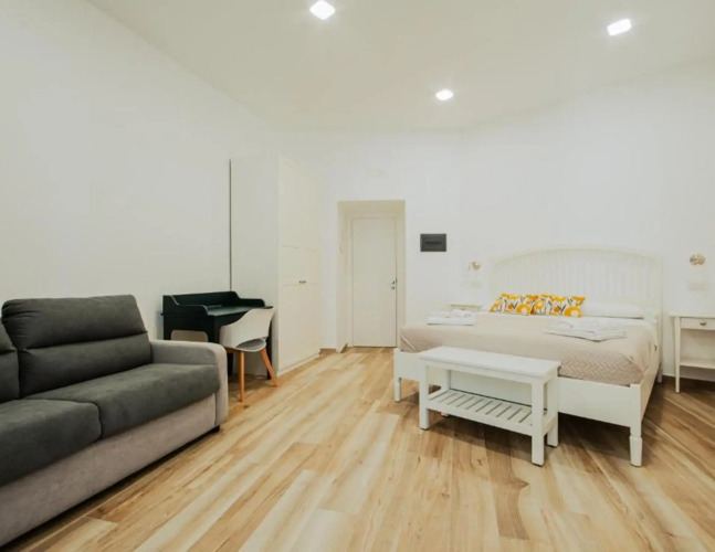 Lara's Home - Naples