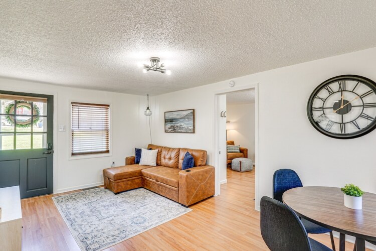 Jefferson City Bungalow: Hot Tub & Patio! - Jefferson City, MO