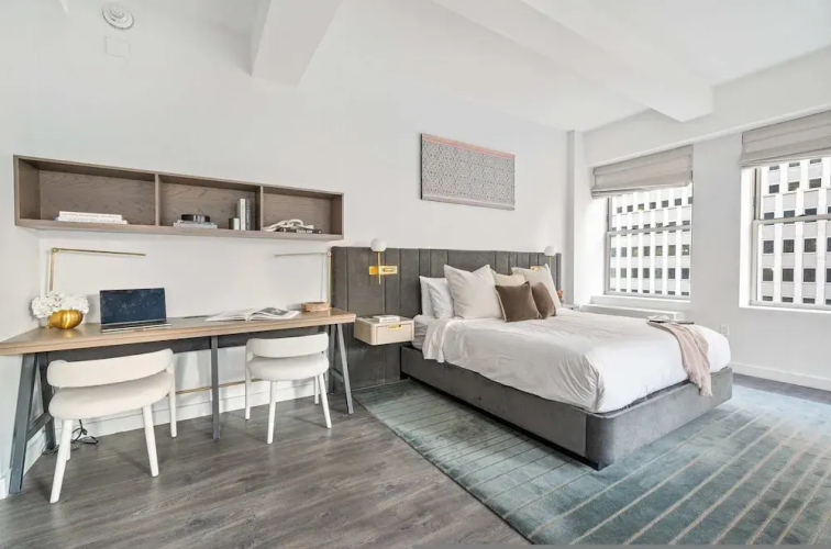 17john: Deluxe King Studio Apartment - Queens, NY