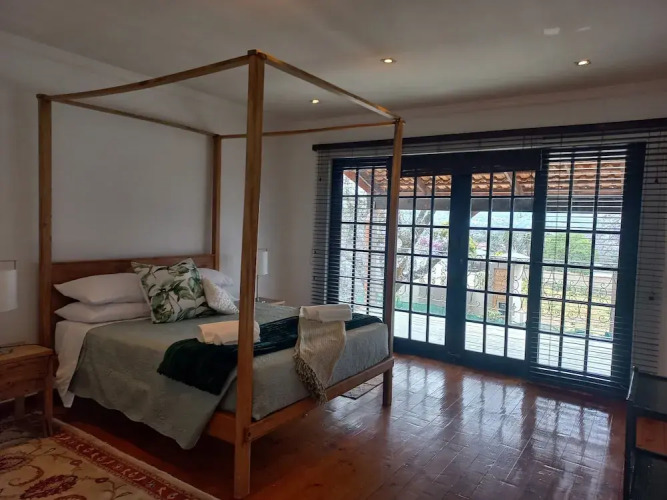 Jakes's Place Modern Comfortable & Sunny 3-bedroom House In Kensington - Johannesburg