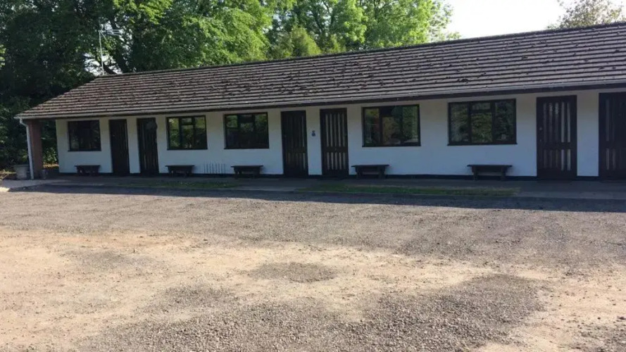 Pinewood Lodge - Derbyshire