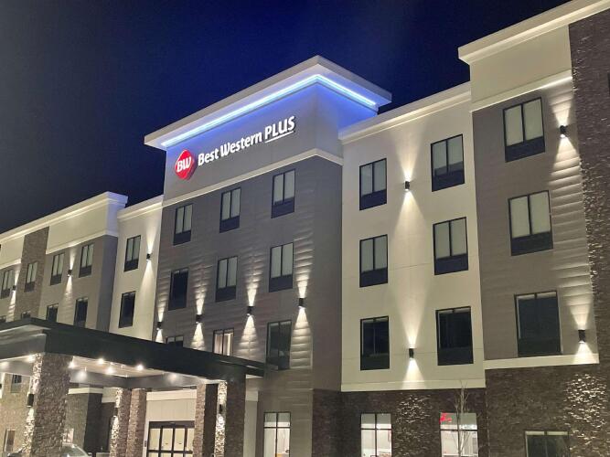 Best Western Plus Coralville Hotel - Iowa City, IA