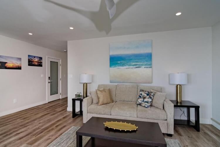 Ocean Villas - Oceanside, CA
