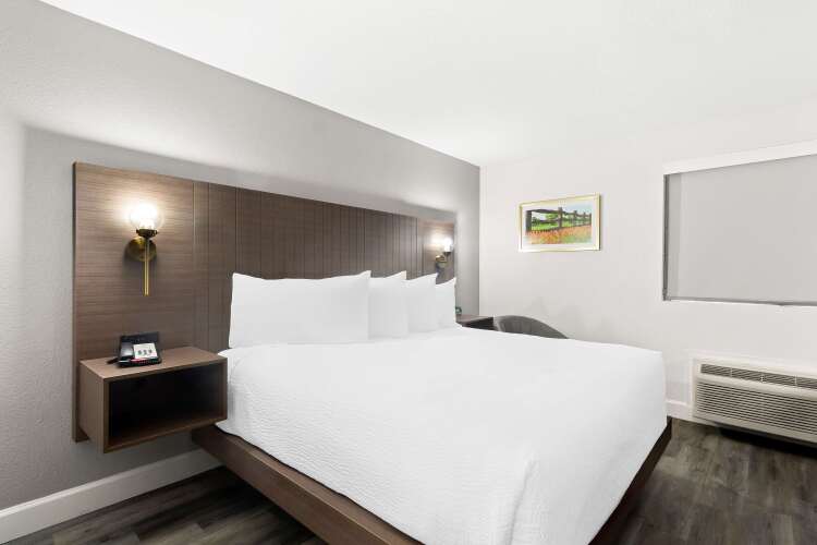 Surestay Hotel By Best Western Groves - Port Arthur, TX