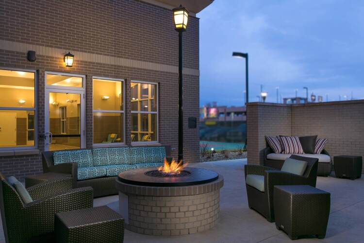 Residence Inn By Marriott Kansas City At The Legends - Kansas City, KS