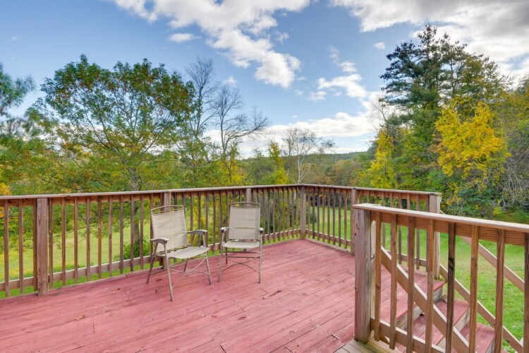 Charming Putney Home: Porch, Grill & Hiking Trails - Pisgah State Park, Winchester
