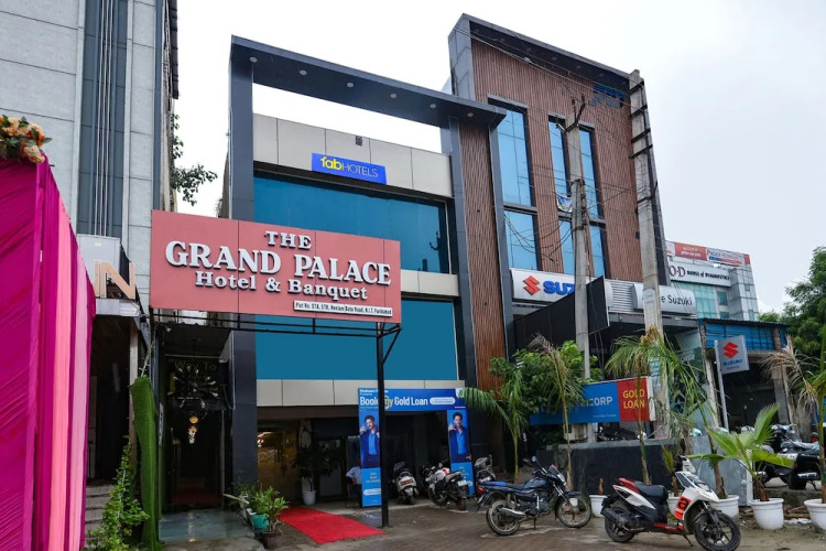 Fabhotel The Grand Palace - Faridabad