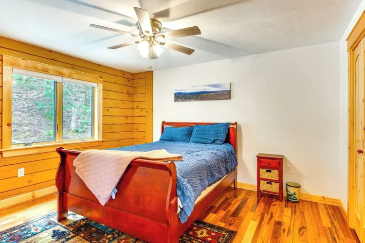 Mtn-view Deck: Scenic Conway Log Cabin! - Conway, NH