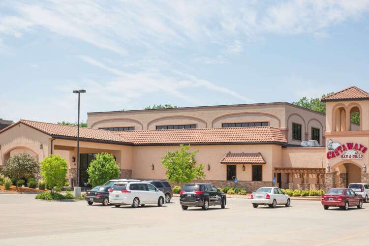Ramada Tropics Resort & Conf Center By Wyndham Des Moines - Des Moines, IA