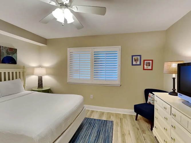 Emerald Beach Resort By Svr Ii - Panama City Beach, FL