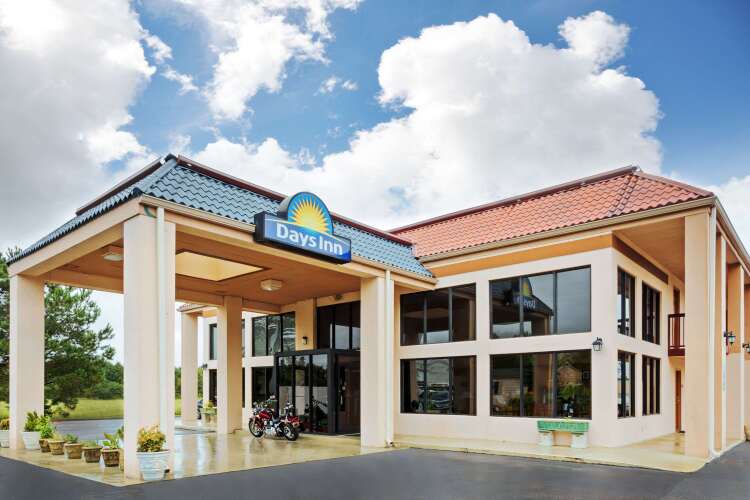 Days Inn By Wyndham Clinton - Clinton, NC
