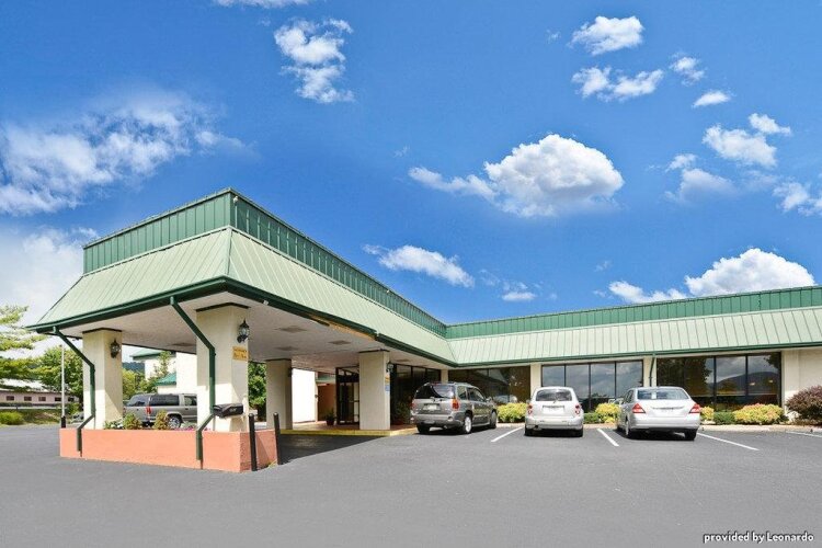 Magnuson Hotel Mountain View - Covington, VA