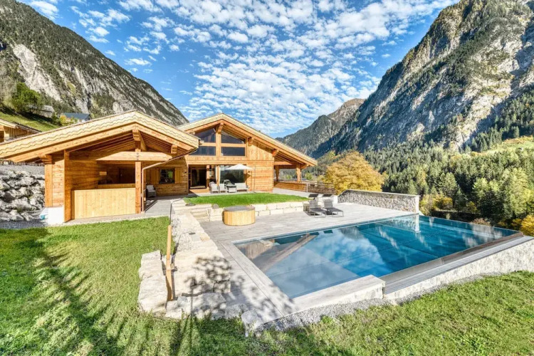 Chalet Gm In Brand With 5 Bedrooms And 4 Bathrooms - Brandnertal