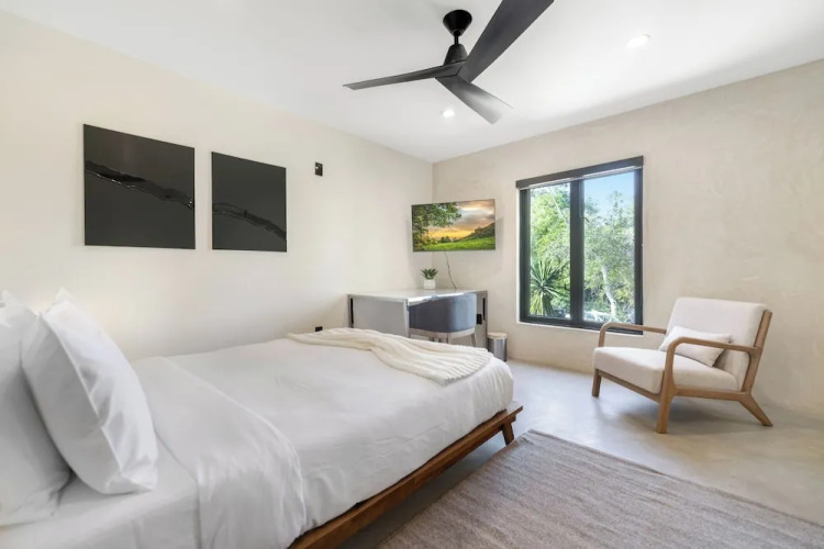 Del Campo Villa - 4br Woodland Hills Gem With Pool And Cabana - Los Angeles, CA