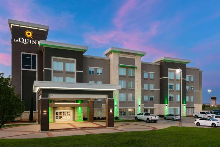 La Quinta Inn & Suites By Wyndham Burleson - Joshua, TX