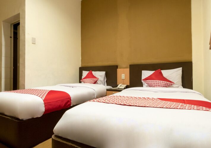 Oyo 996 Hotel Transit - Medan
