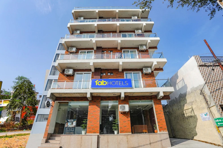 Fabhotel Unique Stay - Faridabad