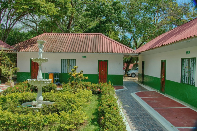 Hotel Campestre Los Gabrieles - リベラ