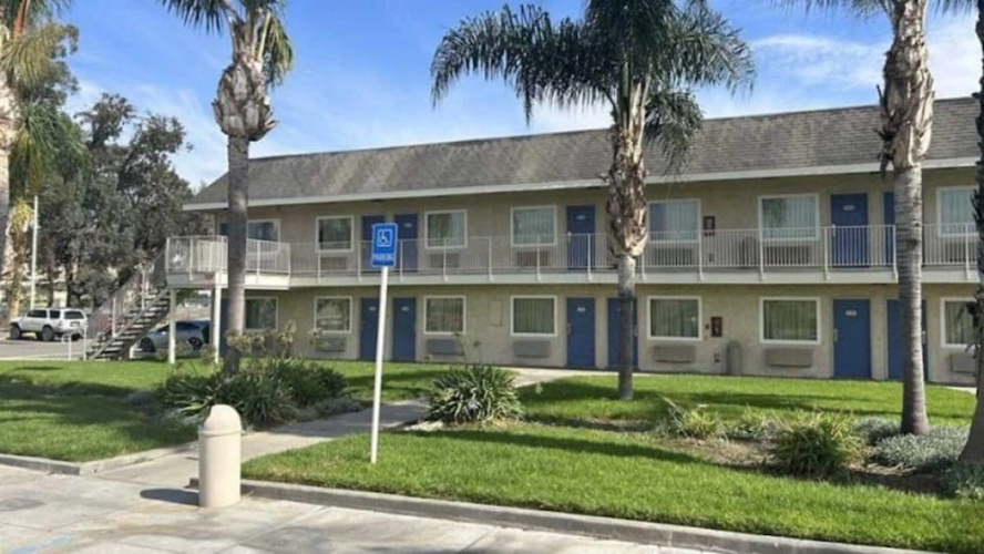 Studio 6 Suites - Riverside, Ca - Corona, CA