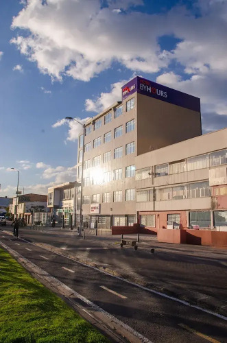 Hotel Byhours Las Americas - Bogota