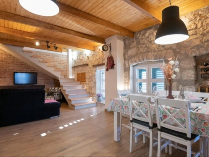 Adorable Holiday Home With Swimming Pool And Fenced Garden - Imotski