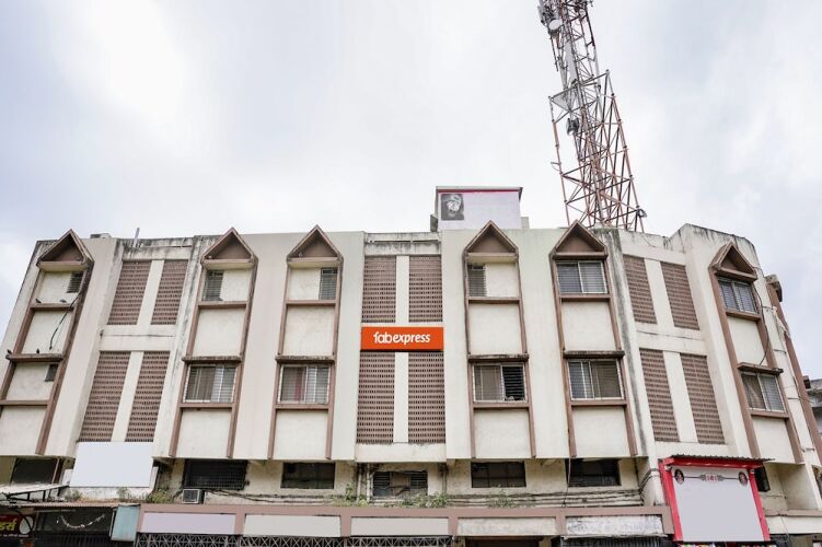 Fabexpress Sai Lodging - Nashik