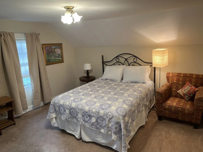 Come As You Are Inn - Medford, NY