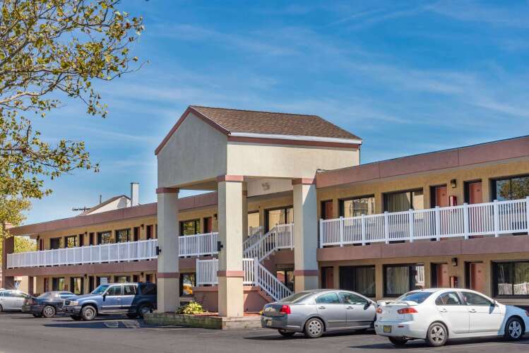 Ramada By Wyndham West Atlantic City - Atlantic City, NJ