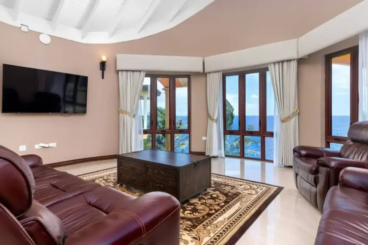 Luxury Oceanfront Villa In Tower Isle - Caribe