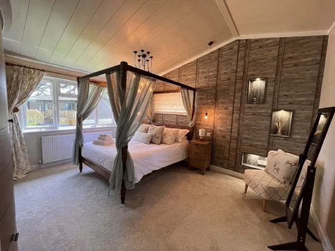 Hollicarrs - Kingfisher Lodge - York
