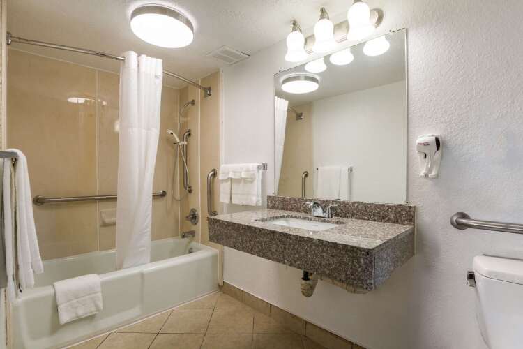 Quality Inn - Georgetown, KY