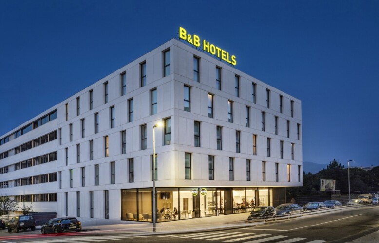 B And B Hotel Santo Tirso - Santo Tirso