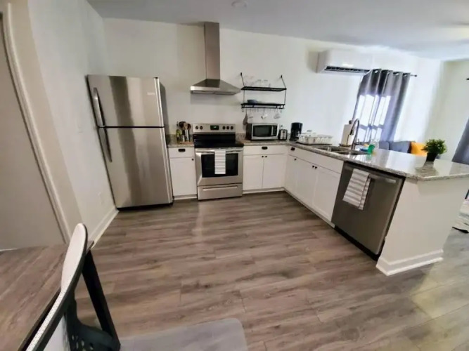 Lakewood Lyon Park Renovated Cottage Near Duke 26b - Durham, NC