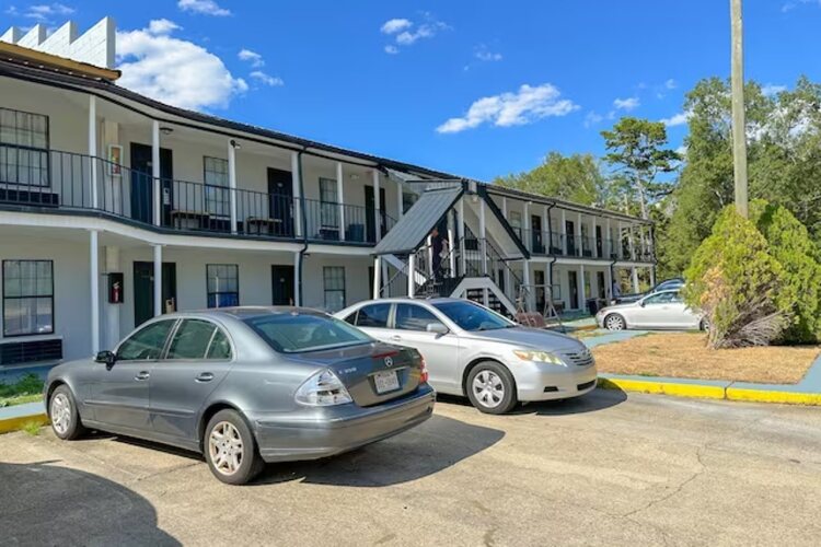 Paradise Inn By Oyo Hattiesburg North - Hattiesburg, MS